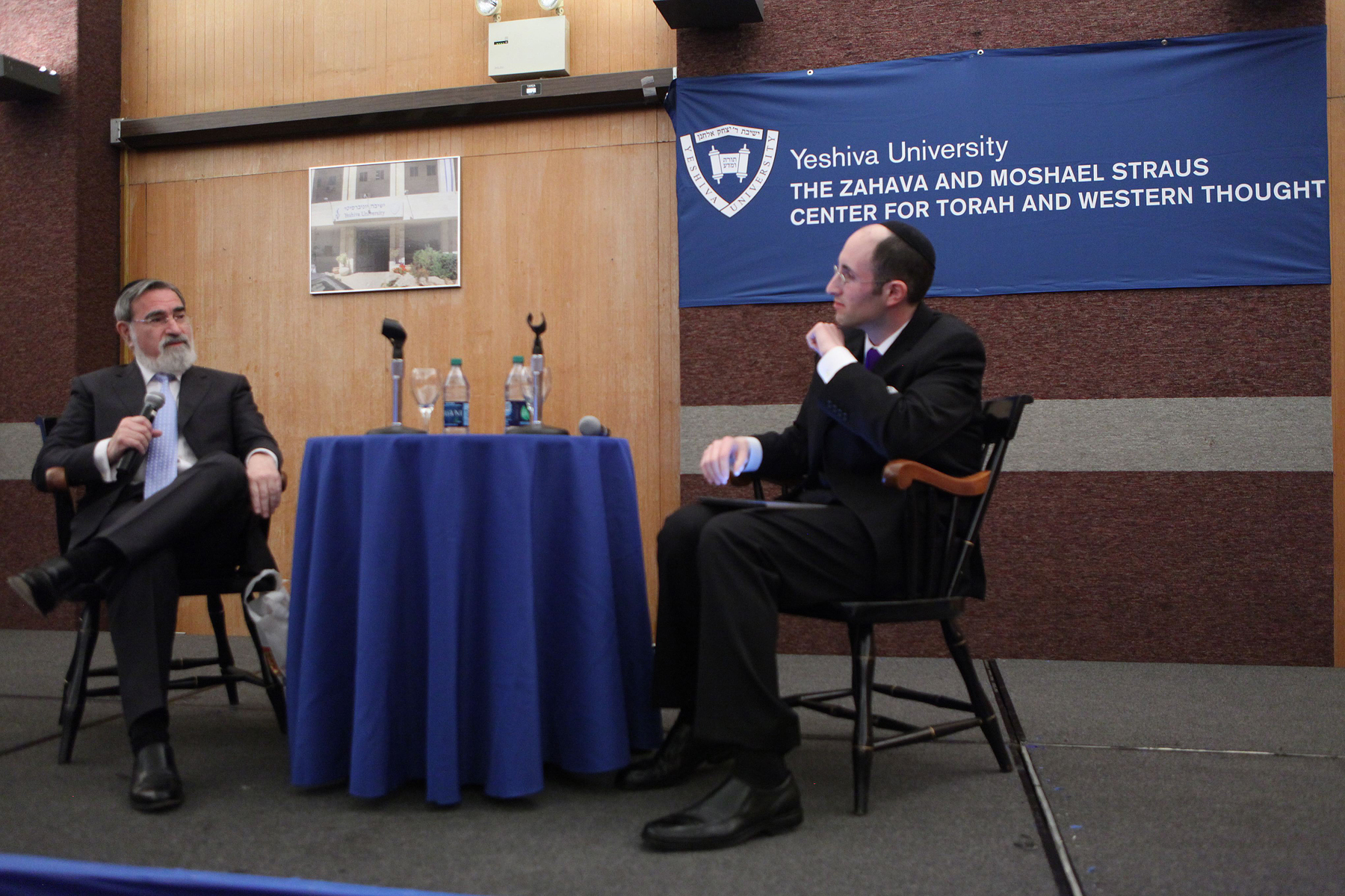 Straus Center Hosts Rabbi Sacks