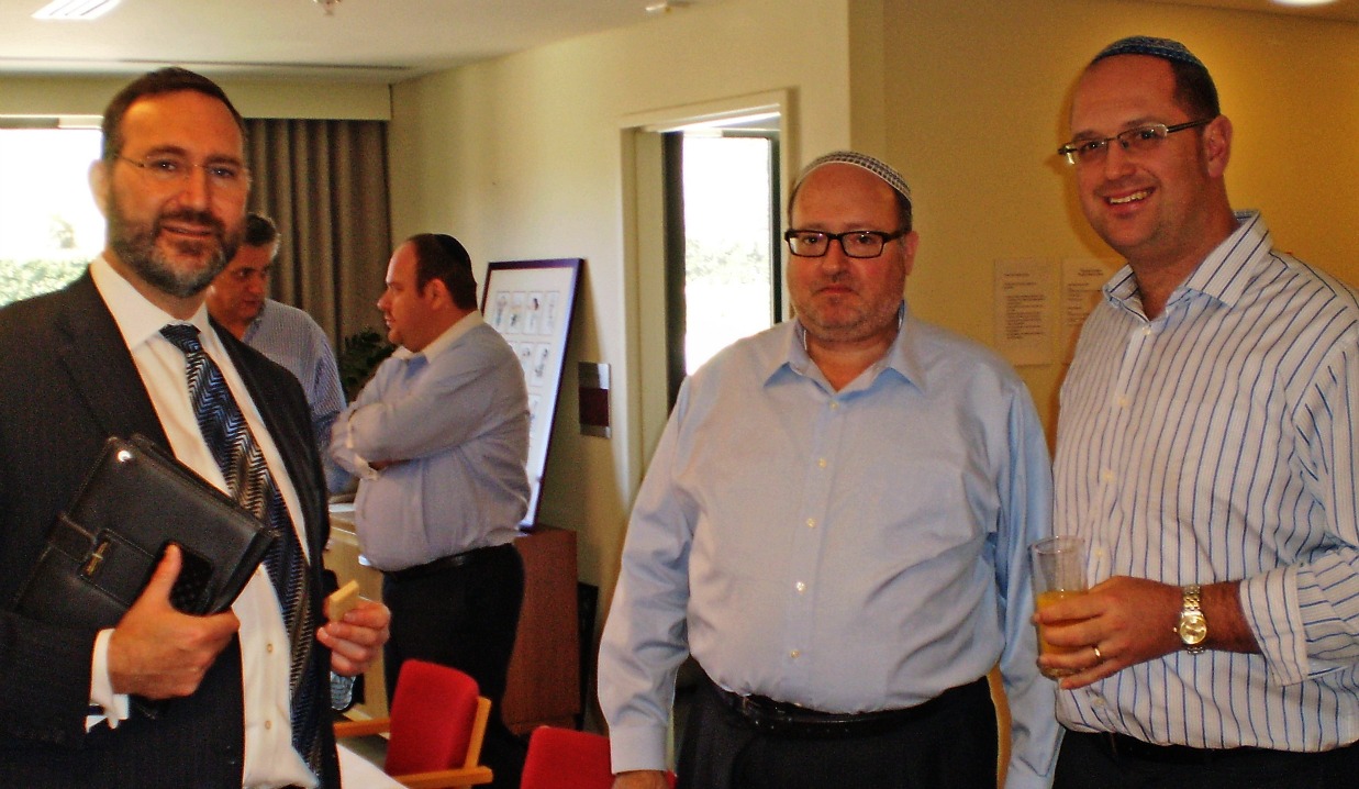 Brander Visits with Australian Jewish Community Institutions