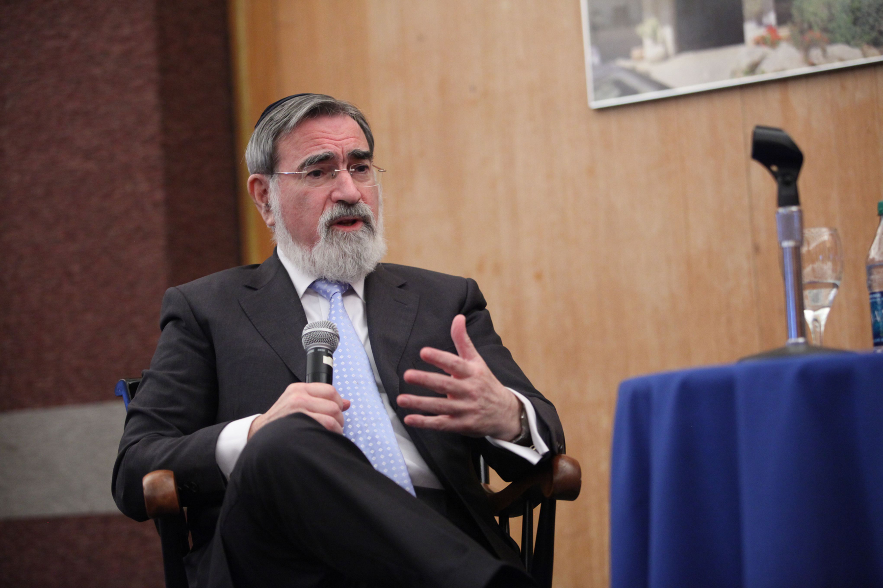 Straus Center Hosts Rabbi Sacks