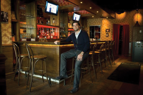 Ari Zoldan ’99SB and Dani Zoldan ’99YUHS Keep Family and Friends in ...